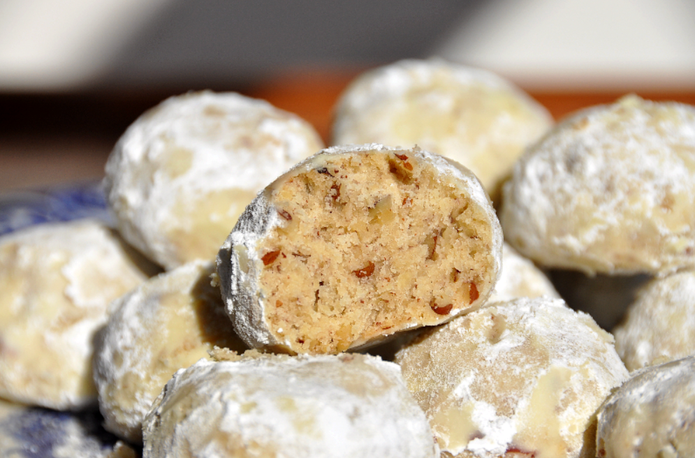 Toasted Pecan Snowballs - Pelah Bakery